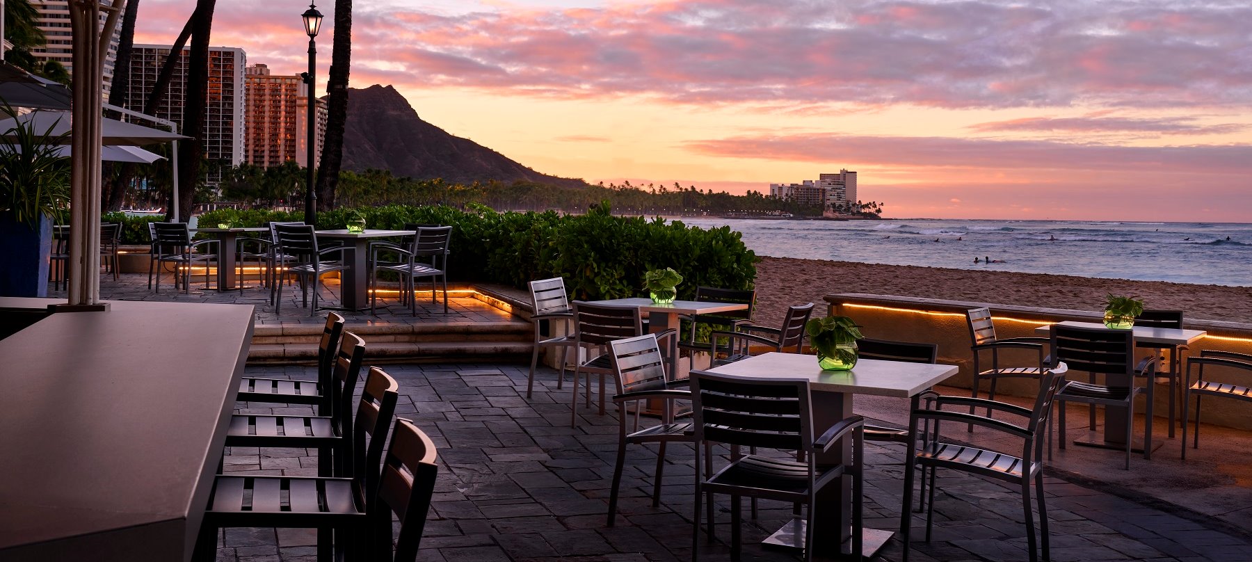 ザ・ビーチ・バー | モアナサーフライダーウェスティンリゾート＆スパ